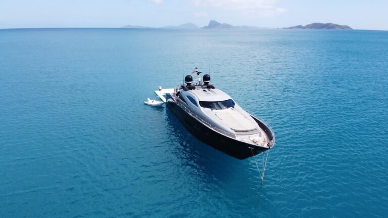 Luxury Yacht Charter Hamilton Island • YOTSPACE Yacht Charters